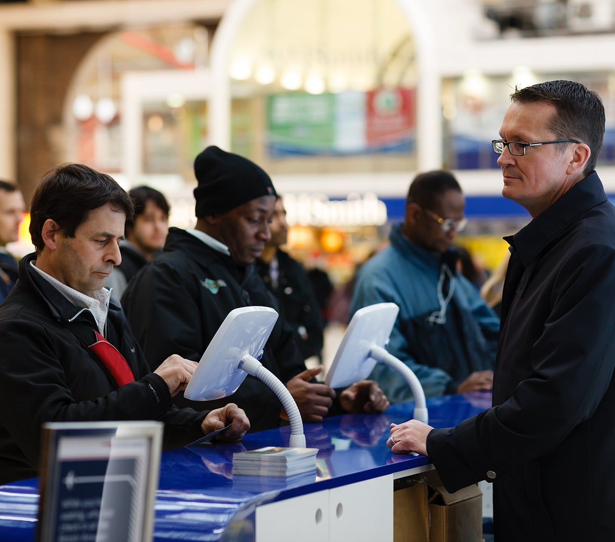 British Airways uses a iPad for check-in - Bouncepad Journal